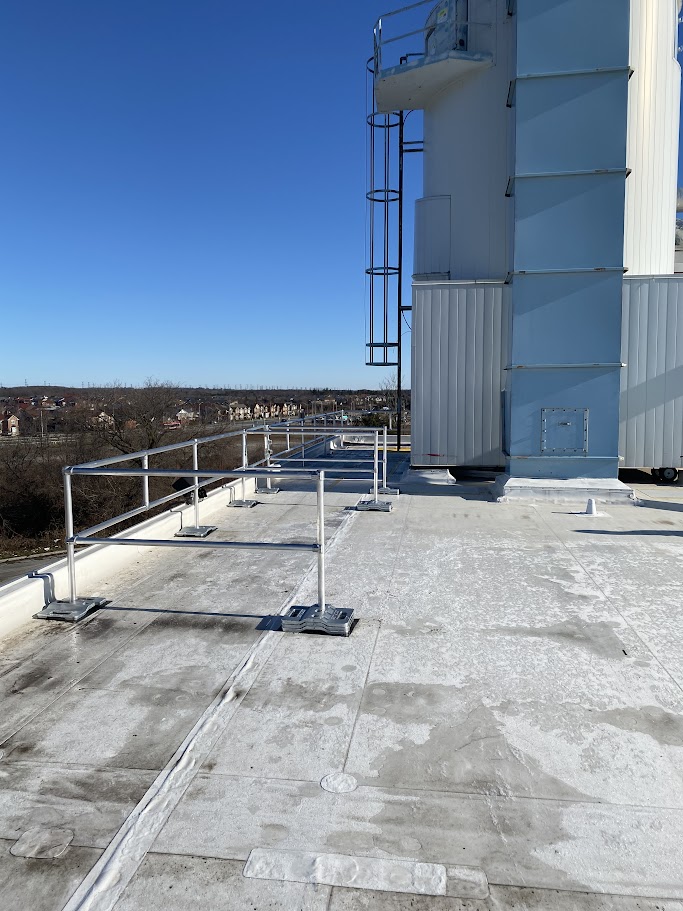 16 foot Kit | Gargoyle Rooftop Guardrail | Factory Supply